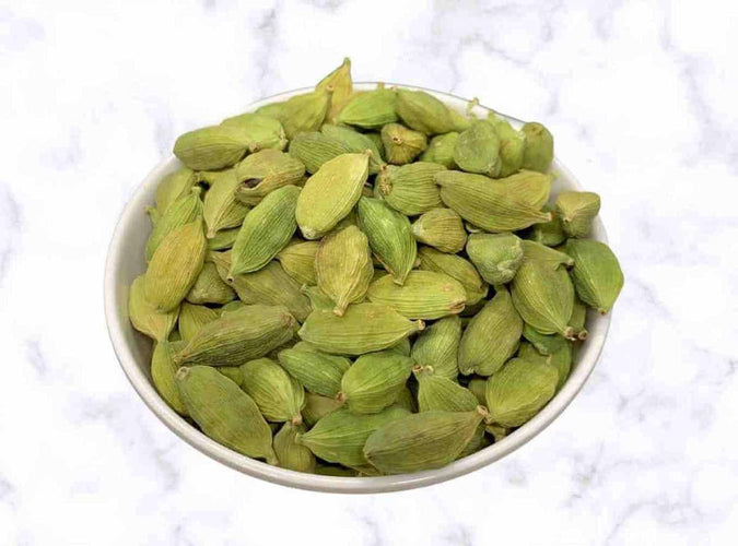 Green Cardamom | Elaichi | Elakkai | ilaayachee | Elakki | Yalakulu ...